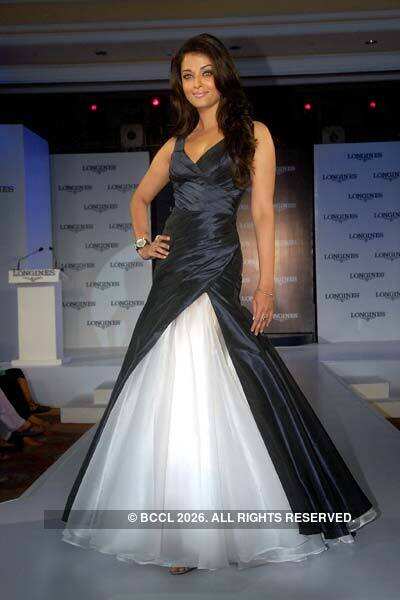 Aishwarya Rai on ramp Pics | Aishwarya Rai on ramp Photos | Aishwarya ...