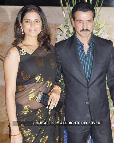 Ronit Roy with wife Neelam at Rajasthan Royal's party hosted by Shilpa ...