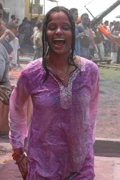 Nisha Harale at the Zoom Holi party 2009 at Dariya Mahal - Photogallery