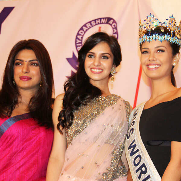 Miss India 2014 Koyal Rana at Priyadarshni Awards