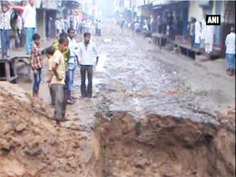 UP: Three die after falling in cesspool