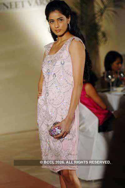 Poonam Nath showcases Suneet Varma's creation at a fashion show in New ...