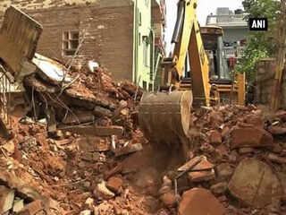Two die in building collapse in Bangalore