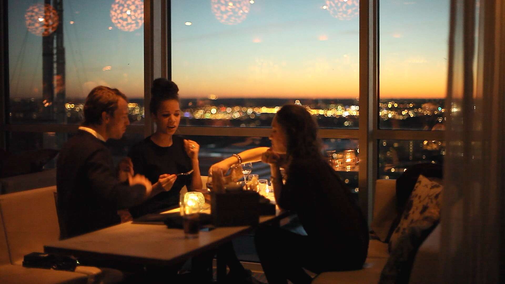 Och Himlen Därtill Cocktail Bar, Stockholm - TimesTravel