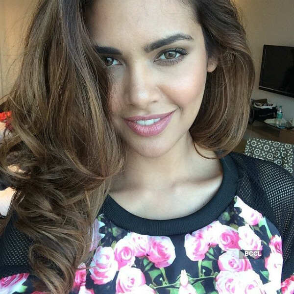 Esha Gupta Caught Candid