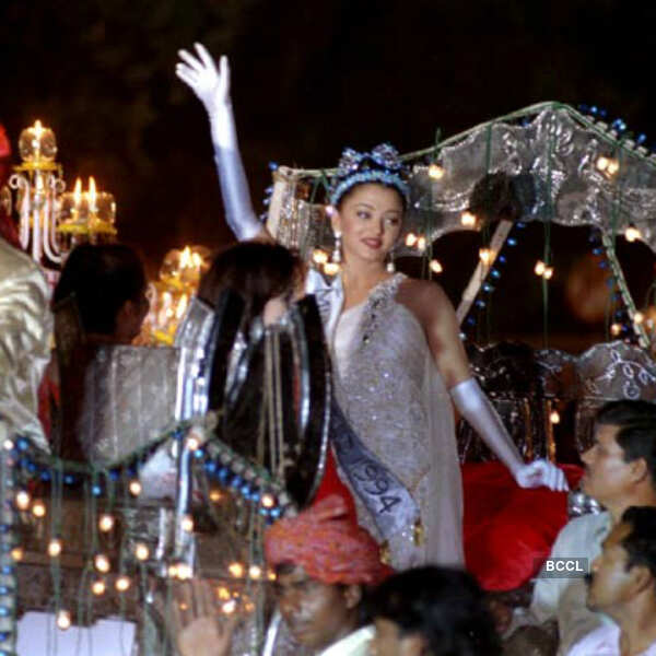 Aishwarya completes 20 years as Miss World