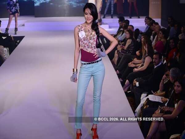 fbb Femina Miss India Kolkata 2015: fbb Fashion Round