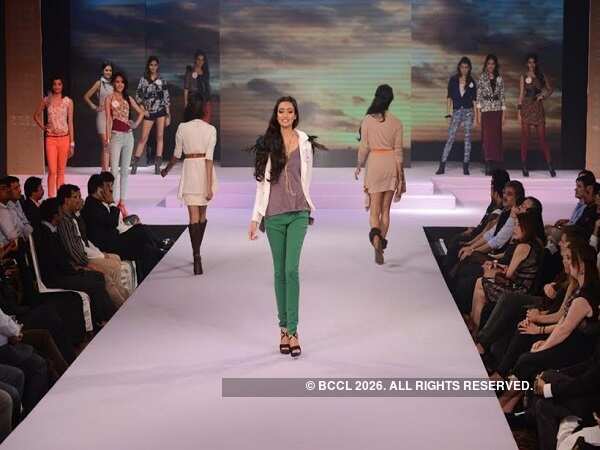 fbb Femina Miss India Kolkata 2015: fbb Fashion Round