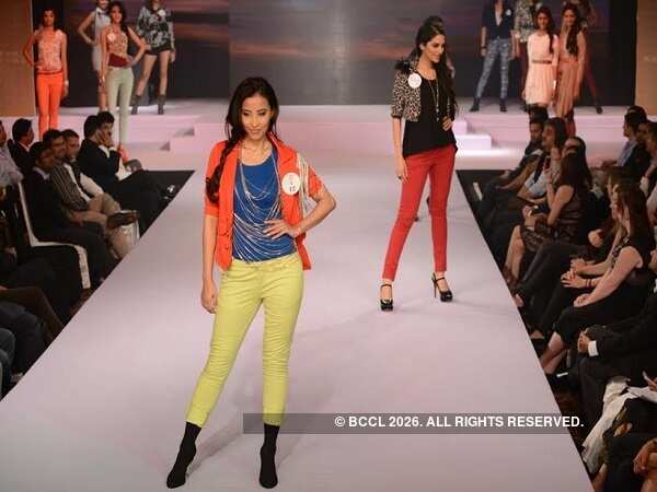 fbb Femina Miss India Kolkata 2015: fbb Fashion Round