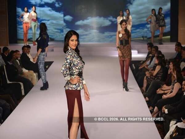 fbb Femina Miss India Kolkata 2015: fbb Fashion Round