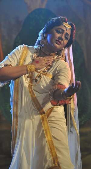 In Pics: Konkona as Kadambari Debi, Parambrata as Rabindranath Tagore ...