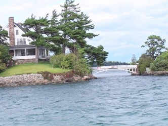 World’s shortest bridge that connects US to Canadian border