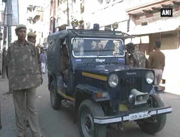 Crude bomb blast kills one in Allahabad