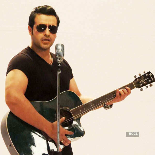 Vinay: On the sets Movie Photos | Vinay: On the sets Movie Stills ...