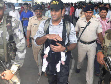 First images: Dhoni with his daughter Ziva