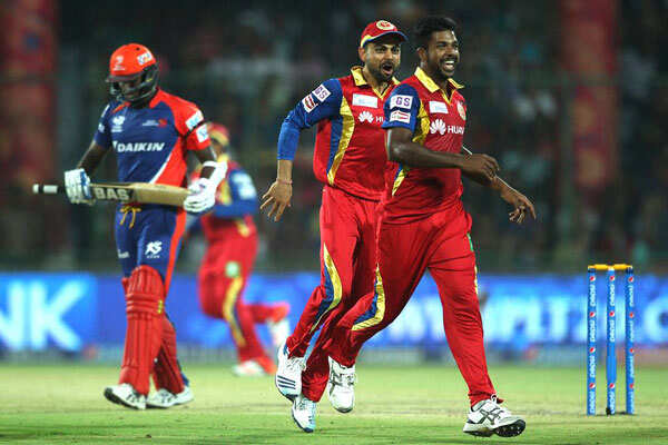 IPL 2015: RCB thrashes DD by 10 wickets