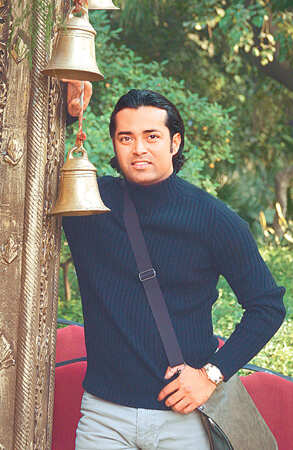 IN TOON WITH MICKEY! Delhi Times captures Bengali actress Priyanka and ...