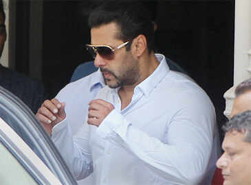 Salman resumes shooting for 'Bajrangi Bhaijaan' in Kashmir