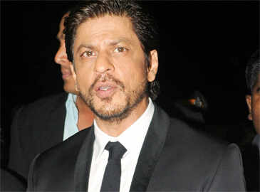 Shah Rukh Khan undergoes throscopic surgery for his knee