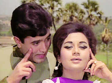 Bollywood’s golden moments: How Rajesh Khanna supported Nanda