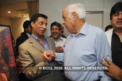 Azad Shatru and Ritu Azad Shatru at Anjanna Kuthiala's tribute to ...