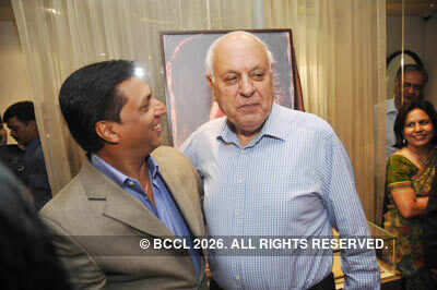 Azad Shatru and Ritu Azad Shatru at Anjanna Kuthiala's tribute to ...