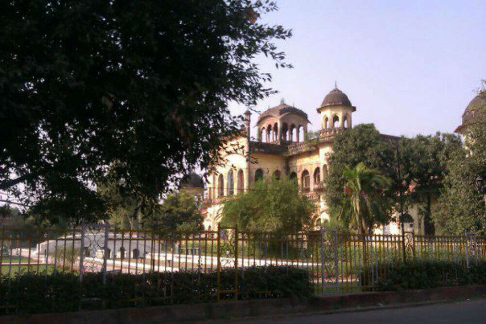 Begum Hazrat Mahal Park - Lucknow: Get the Detail of Begum Hazrat Mahal ...