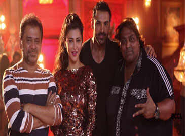 Watch: ‘Welcome Back’ on set