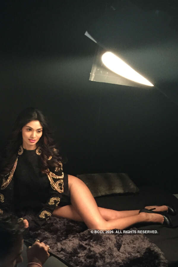 Sneak Peek: Beauty queen Aafreen Vaz's official photoshoot