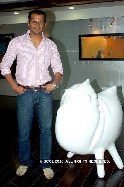 Rajendra Kapse at 'Heartistic Expressions' art exhibition at MCA ...