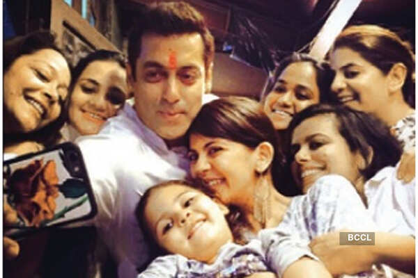 Happy Raksha Bandhan: Bollywood celebrities tweet about the festival