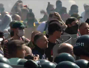 Explosion, clashes near Ukraine parliament