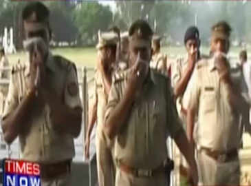 UP: Cops reduced to tears as chilli bomb experiment backfires