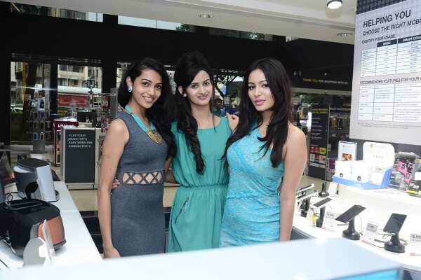 Divas arrive at the Reliance Digital Store