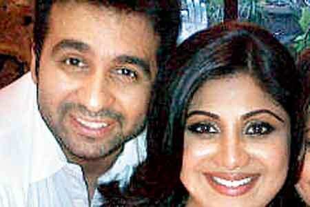 Shilpa-Raj co to launch mobile phone