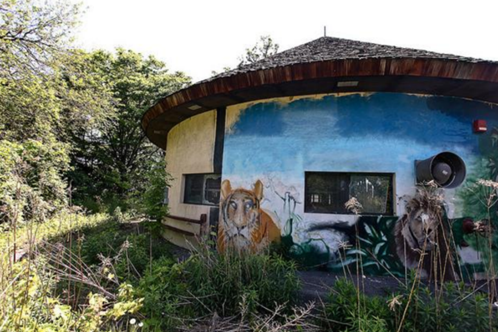 Detroit’s Abandoned Zoo, Detroit - TimesTravel