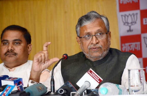 Sushil Modi declines to wear Muslim cap