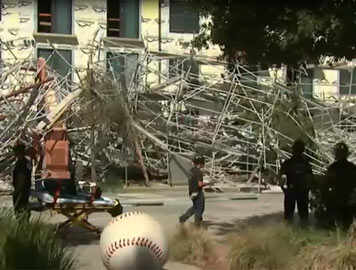 6 rescued after Scaffolding collapse in Houston