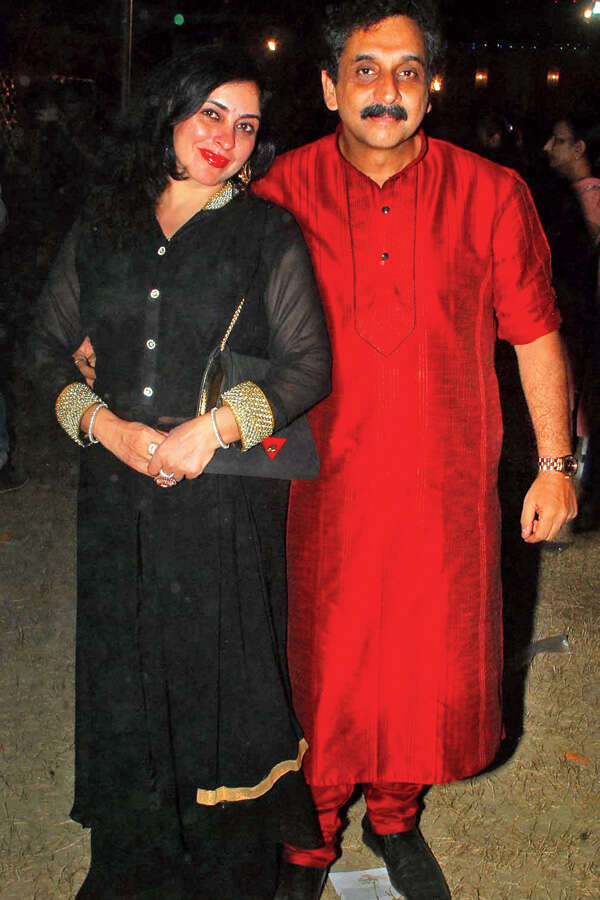 Sonia and Sanjay Chawla during dandiya nights in the city - Photogallery