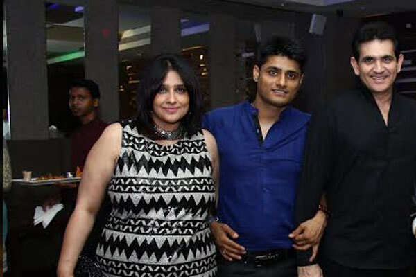 Wife Vanita and Producer Sandeep Singh to throw a birthday bash for Director Omung Kumar