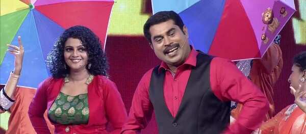 'Aanamayil Ottakam' crew on Comedy Super Nite
