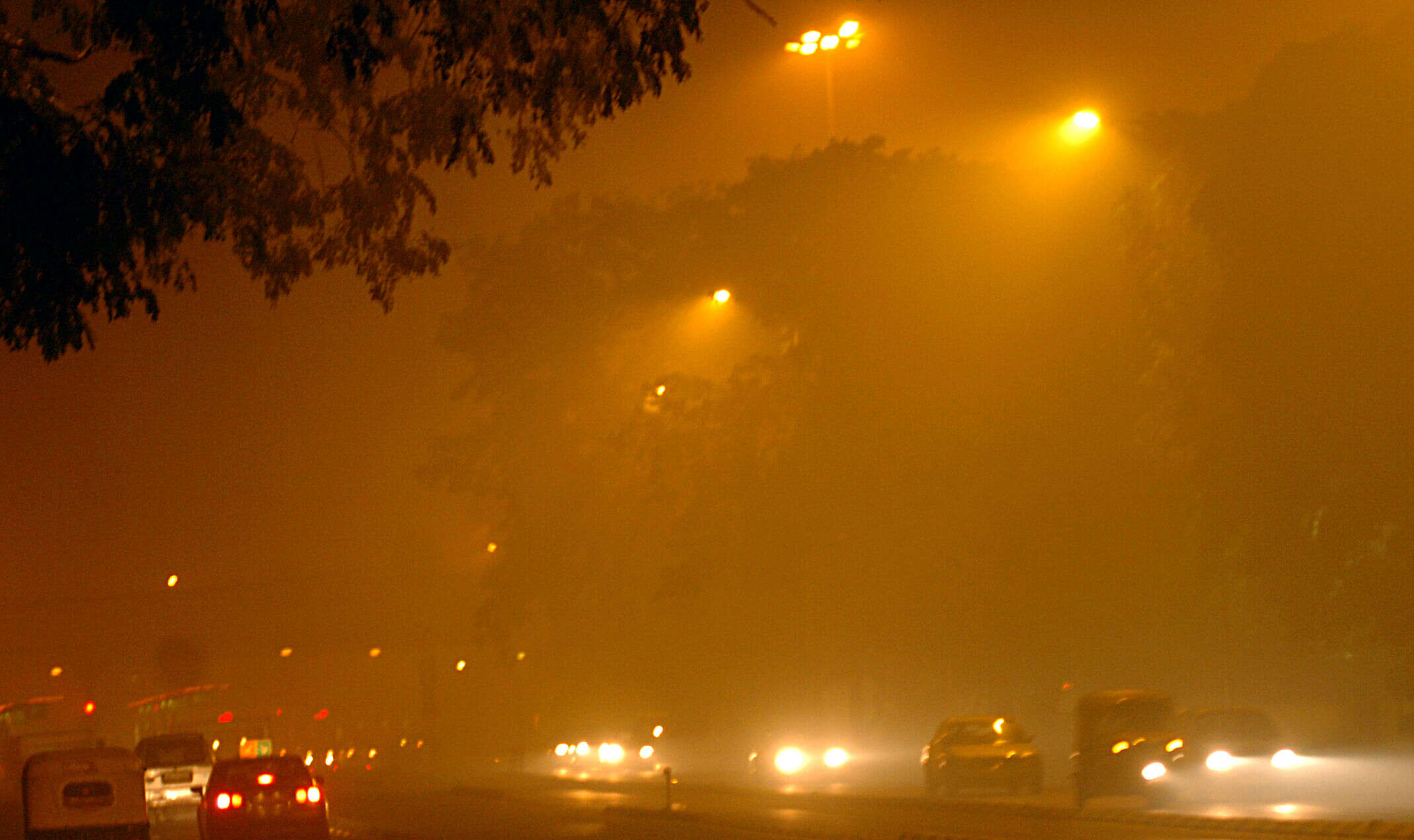Toxic particles, SO2 peak to dangerous levels on Diwali night in Delhi
