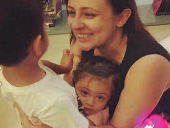 Imran's daughter and Aamir's son in a cute 'baby sandwich'
