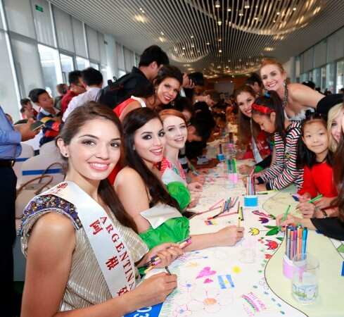 Miss World 2015 contestants meet underprivileged kids