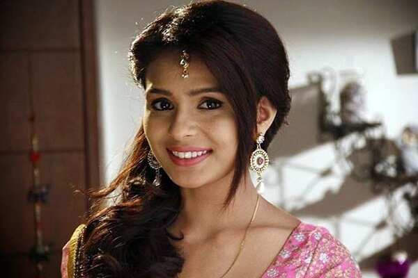 Sonal Vengurlekar meets with an accident