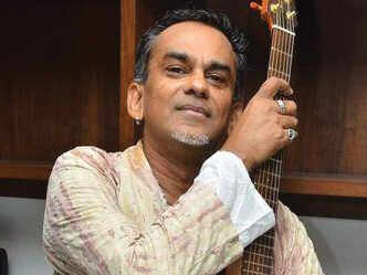 Bollywood singer Remo verbally abuses a minor girl