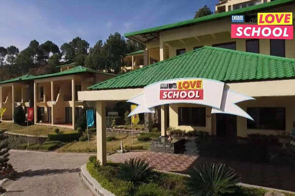 Check out the cool Love School