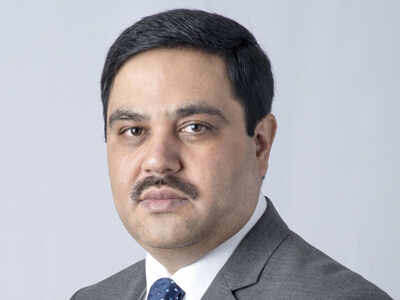 A 14 year-old wins Ravi Subramanian's Write India contest!