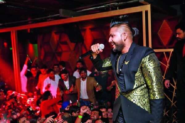 Sukhe Muzical Doctorz performed on New Year's eve in Delhi