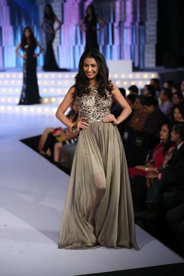 Miss India Kolkata 2016: Evening gown by Komal Sood